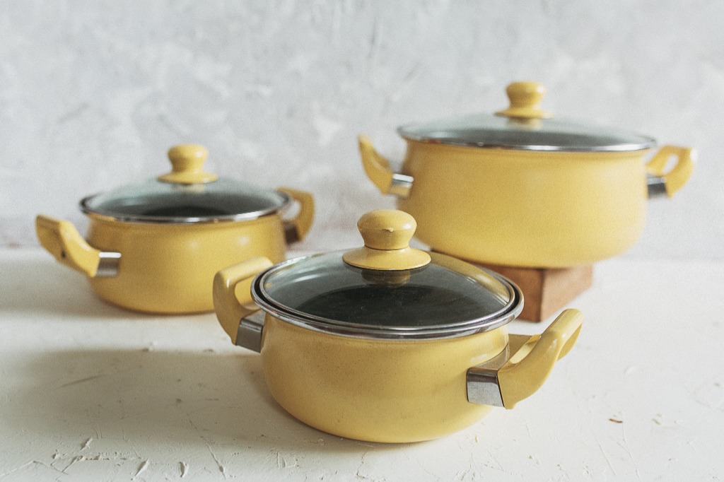 Retro Cooking Pot w/ Glass Lid, Furniture & Home Living, Kitchenware ...