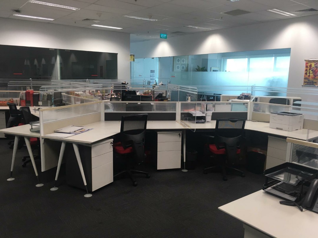 Customised Acrylic Isolation Board, Everything Else on Carousell