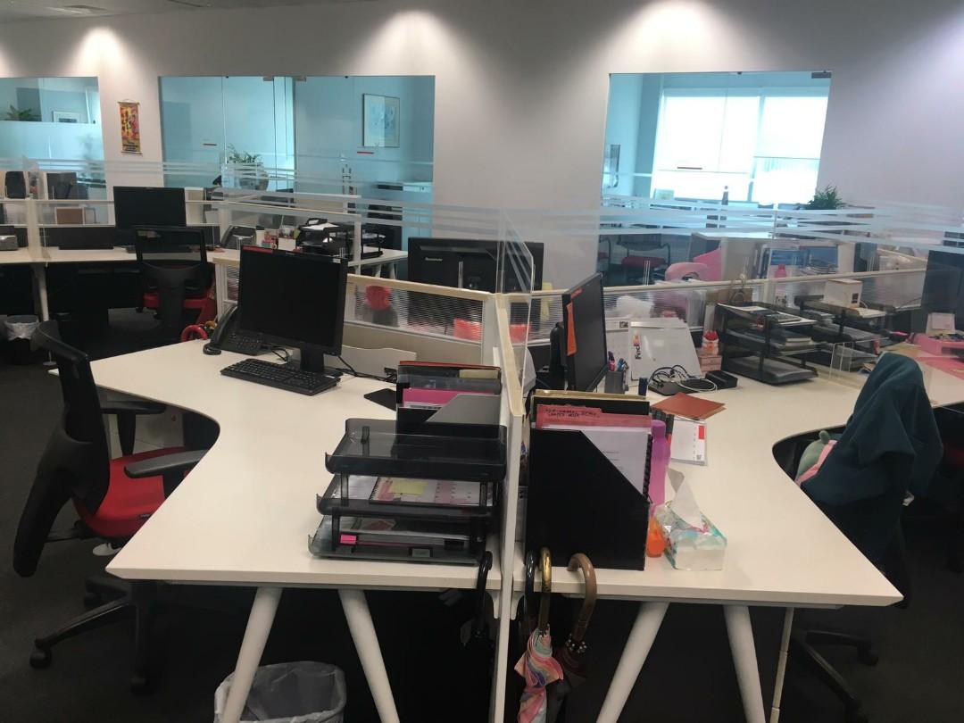 Customised Acrylic Isolation Board, Everything Else on Carousell