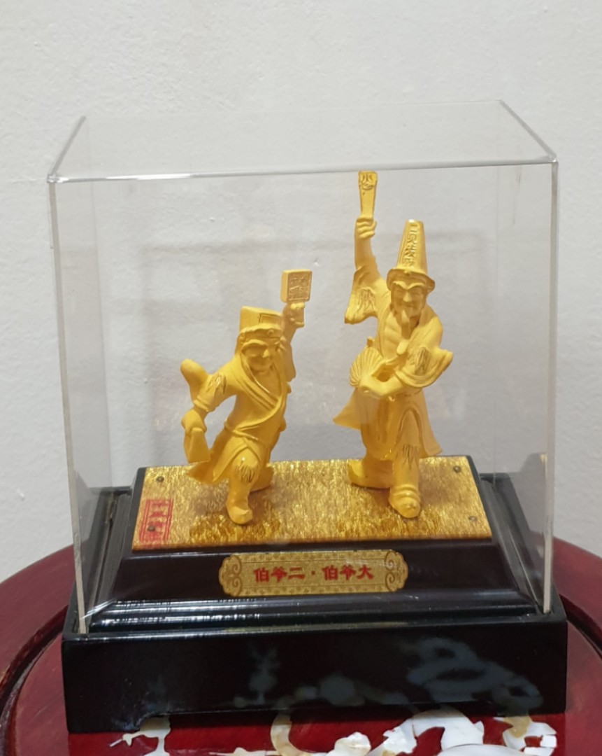 Gold plated Da Er Ye Bo statue, Hobbies & Toys, Memorabilia ...