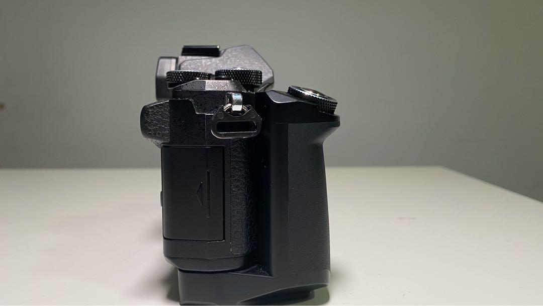 Olympus EM5 M2 for sale, Photography, Cameras on Carousell