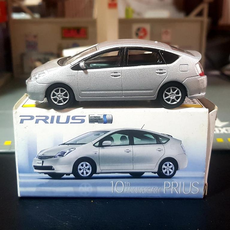 TOYOTA PRIUS 1:64 Toyota Official Licensed Product similar to Tomica ...