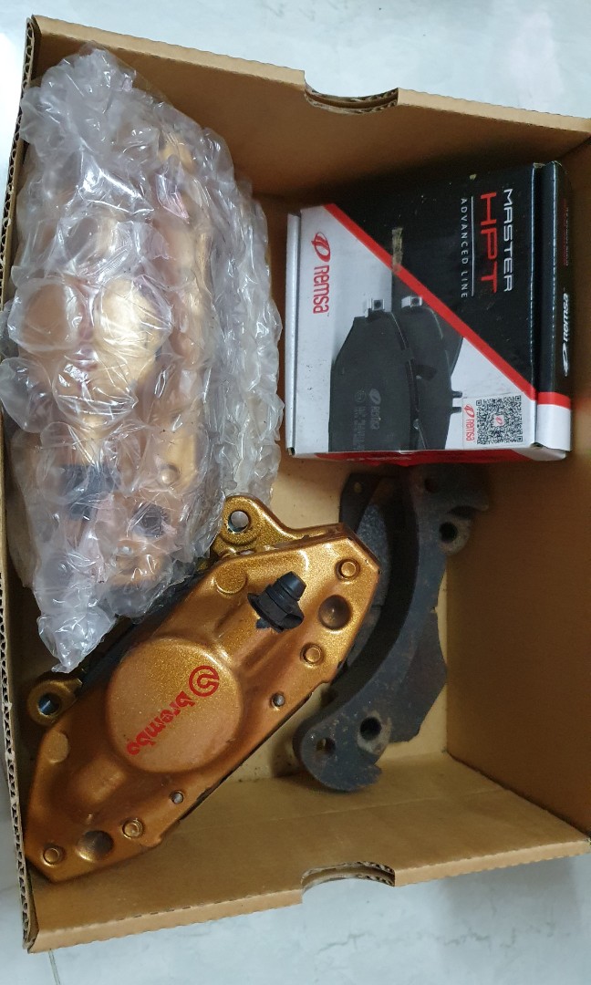 Brembo 2 pot gold calipers Subaru, Car Accessories, Accessories on ...