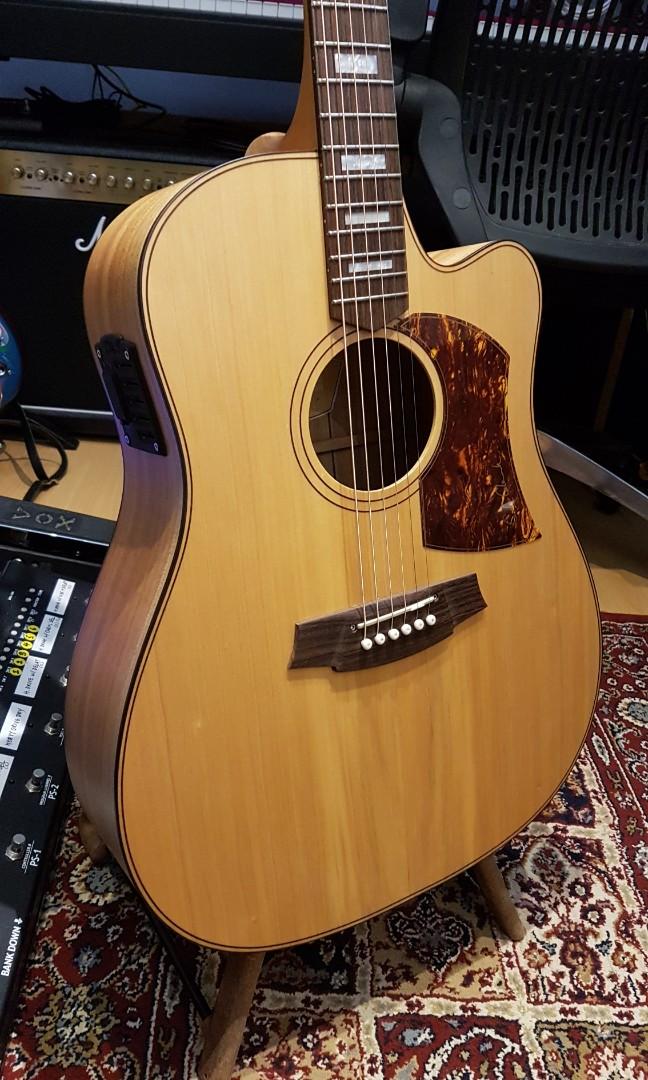 Cole Clark FL2AC semi-acoustic guitar, Hobbies & Toys, Music & Media ...