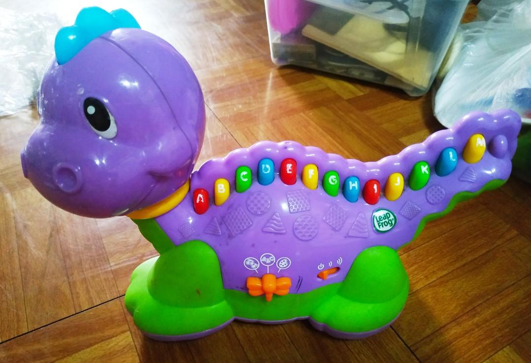 Leapfrog Lettersaurus interactive dinosaur, Hobbies & Toys, Toys ...