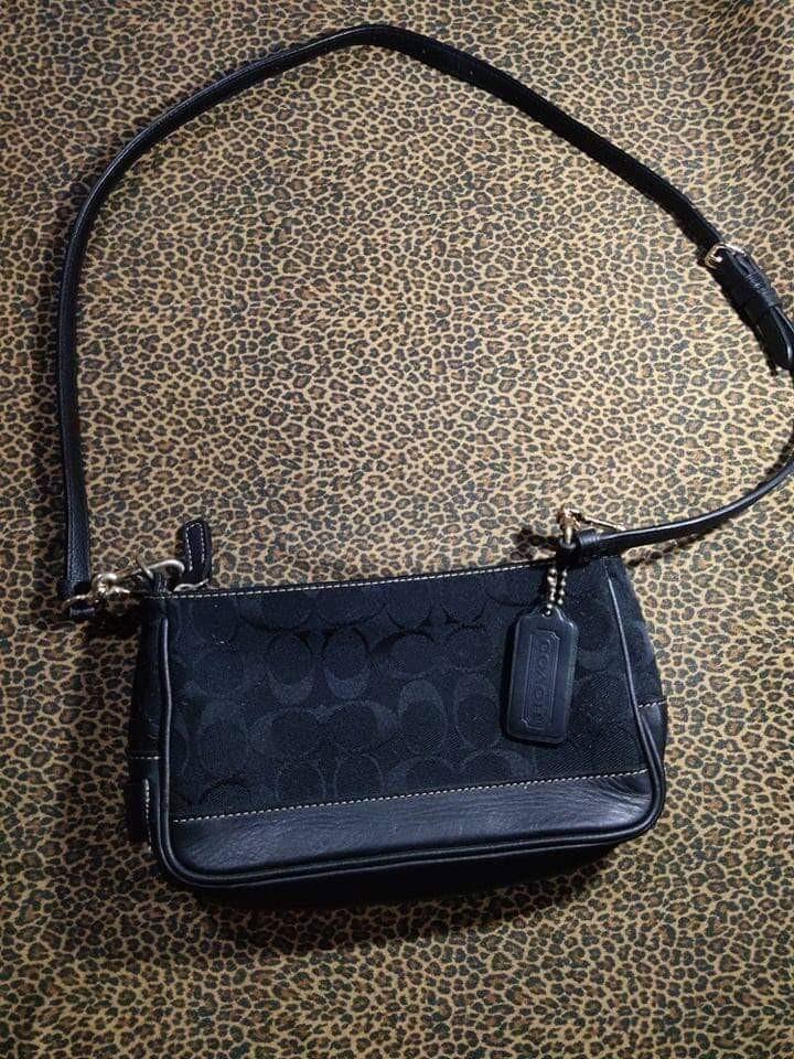 2nd hand coach sling bag, Women's Fashion, Bags & Wallets, Cross-body ...