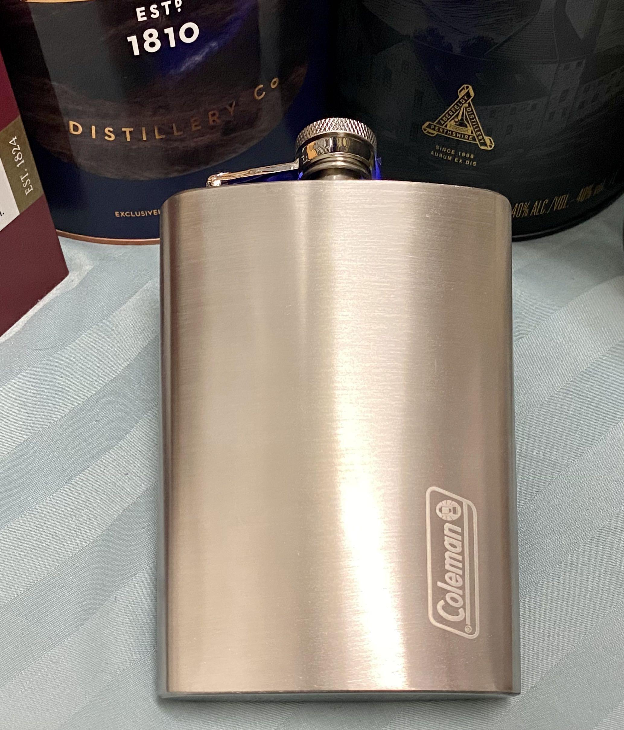Coleman 8oz (236ml) Whisky Flask, 嘢食 & 嘢飲, 酒精飲料 - Carousell