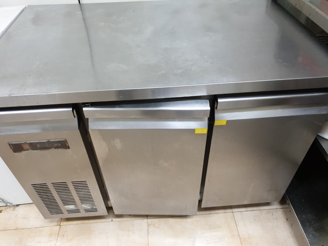 Table Top chiller 30"X48", TV & Home Appliances, Kitchen Appliances ...