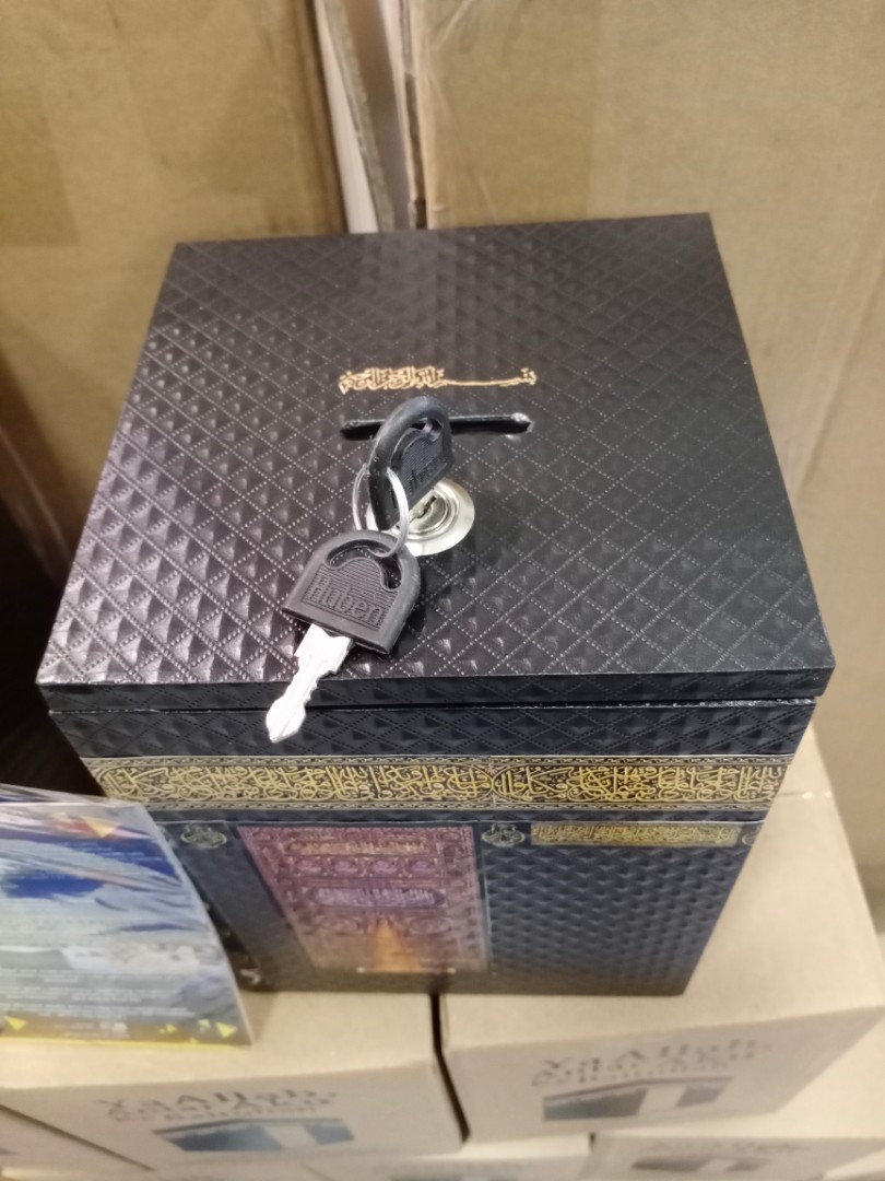 Tabung Kaabah /Islamic Gifts / saving box/ Hajj / Umrah, Hobbies & Toys ...