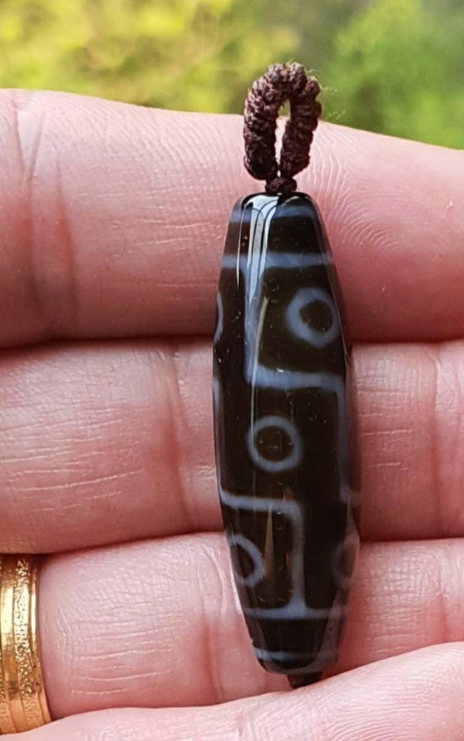 九眼天珠 (Nine Eye Tibetan Dzi Bead), Hobbies & Toys, Memorabilia ...