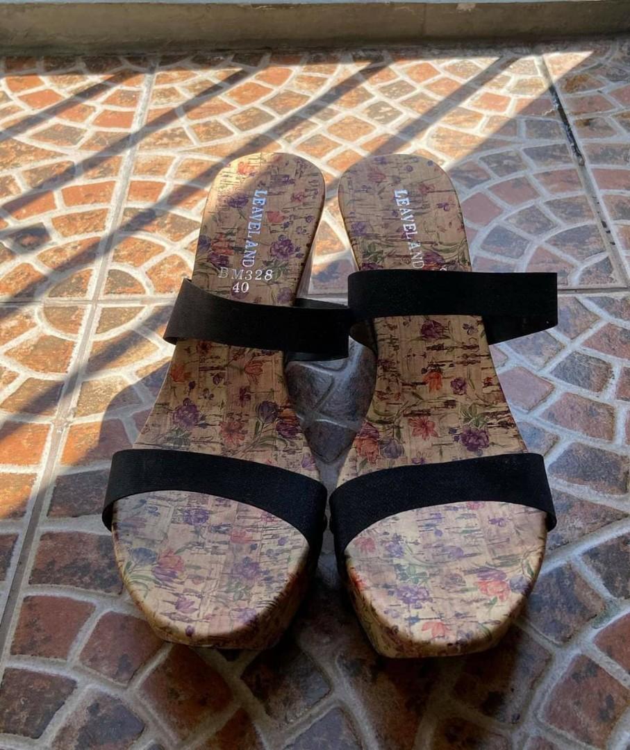 Authentic LEAVELAND Wedge Sandals, Women's Fashion, Footwear, Flats ...