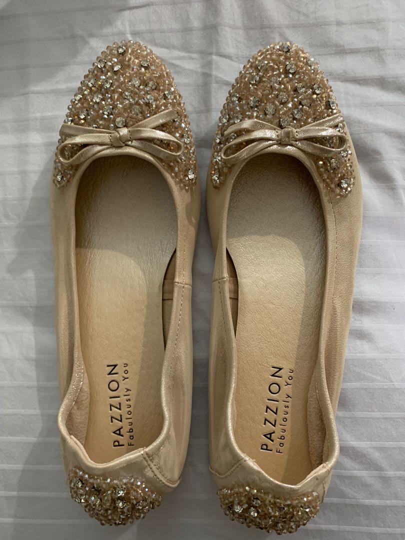 Pazzion Shoes, Women's Fashion, Footwear, Flats on Carousell
