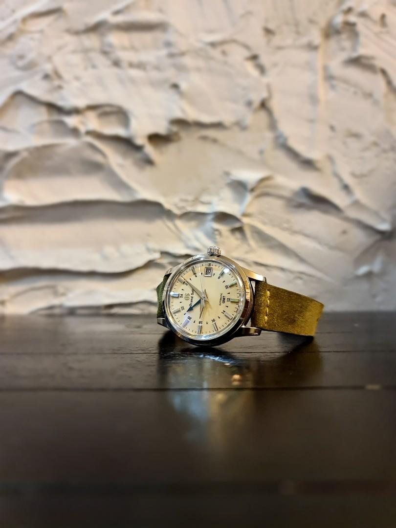 Grand Seiko SBGM 221, Luxury, Watches on Carousell