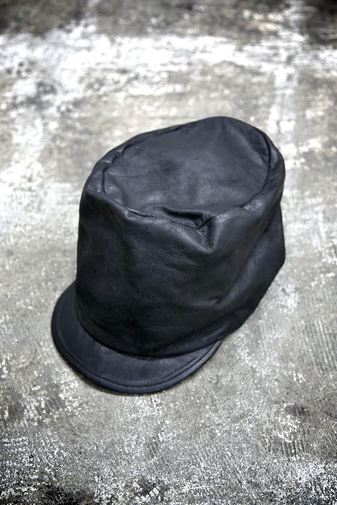 Julius cow leather cap, 男裝, 手錶及配件, 棒球帽、帽 - Carousell
