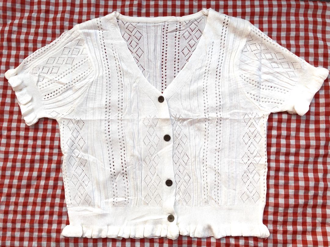Korean cropt top, Fesyen Wanita, Pakaian Wanita, Atasan di Carousell