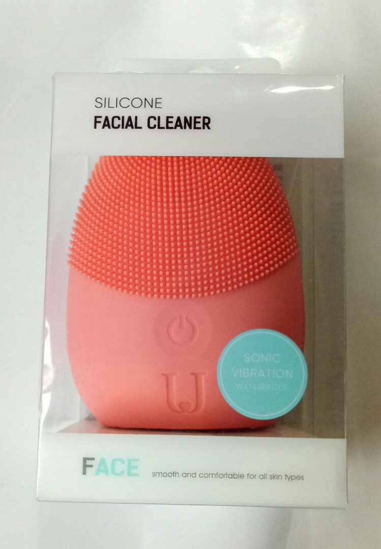 MINISO SILICONE FACIAL CLEANER, Beauty & Personal Care, Face, Face Care ...