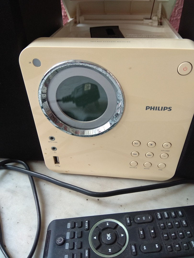 Philips cube cd radio player, Audio, Portable Music Players on Carousell