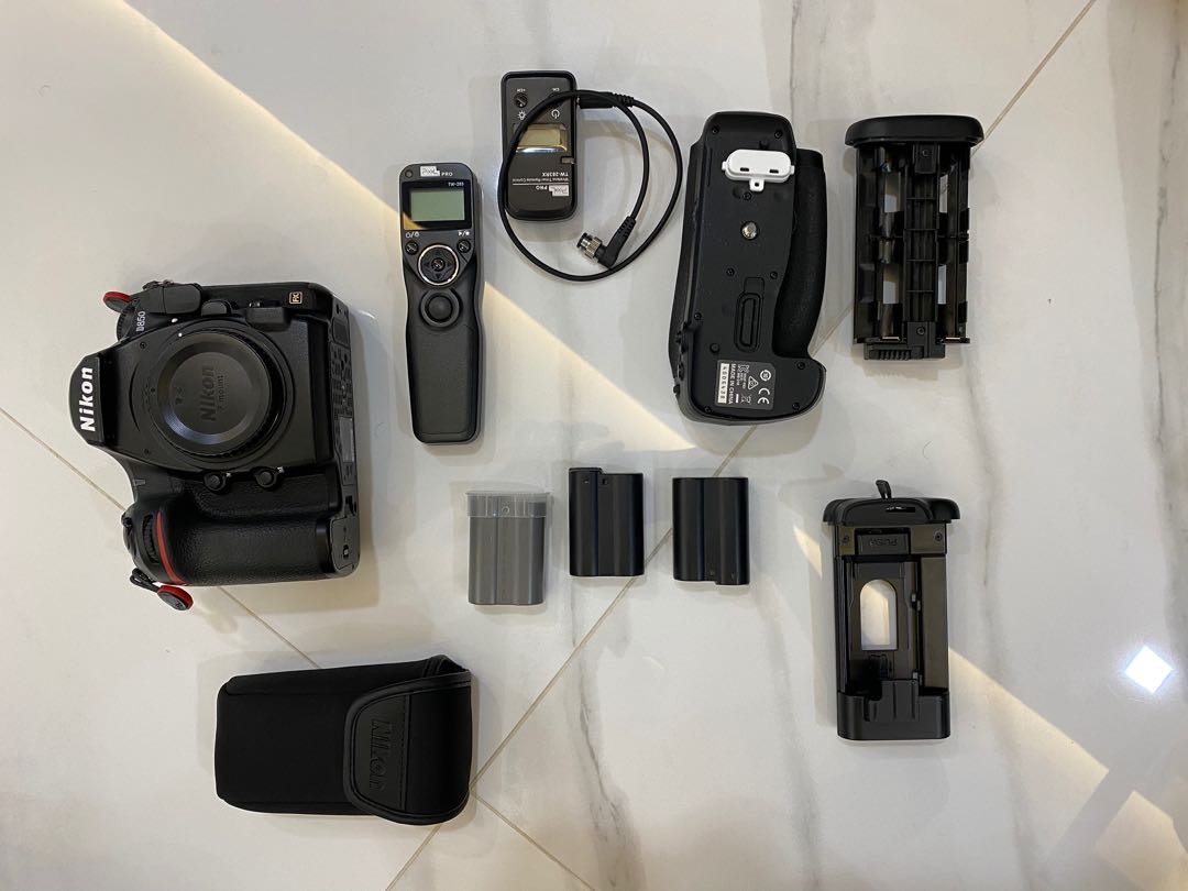 Nikon D850 and MB-D18 battery grip , Photography, Cameras, DSLR on ...
