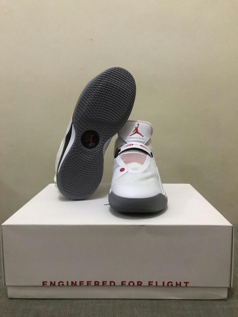 Jordan 33 SE PF (white metallic gold-gym red), Men's Fashion, Footwear ...