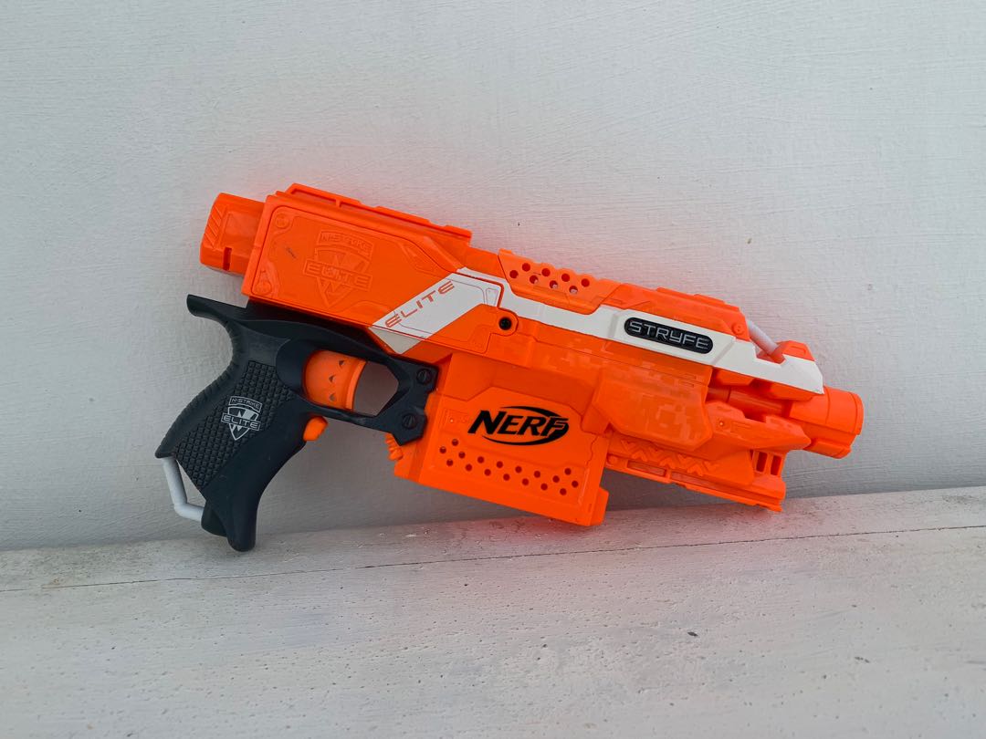 Nerf strife, Hobbies & Toys, Toys & Games on Carousell