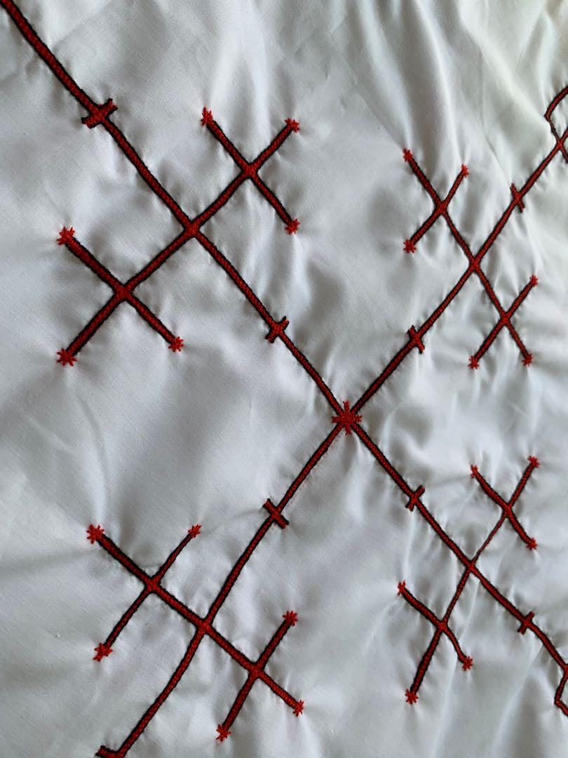 Pakudos white top, Women's Fashion, Tops, Others Tops on Carousell