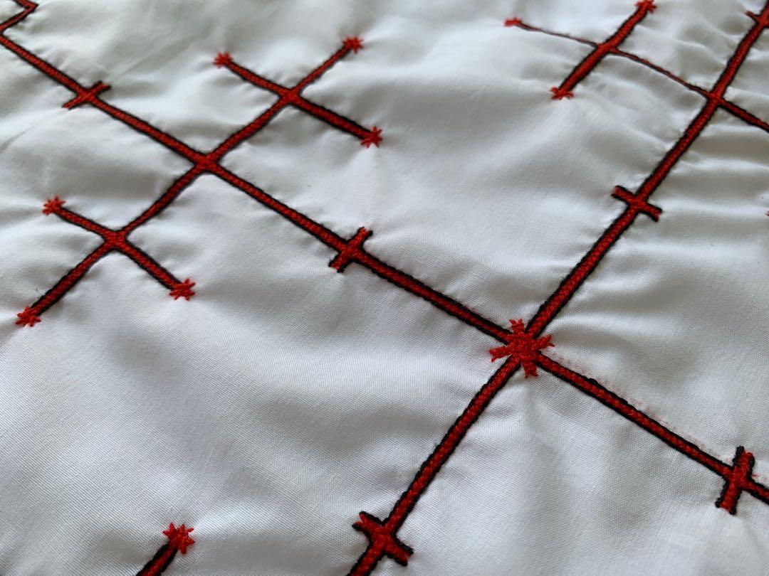 Pakudos white top, Women's Fashion, Tops, Others Tops on Carousell