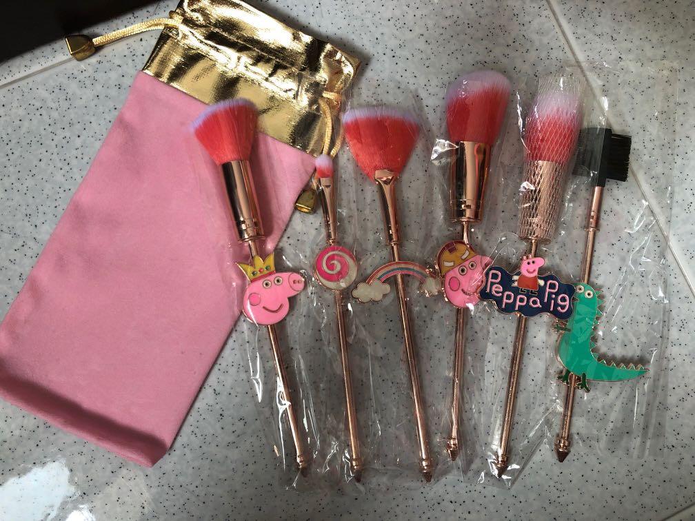 Peppa Pig Makeup Brushes, Beauty & Personal Care, Face, Makeup on Carousell
