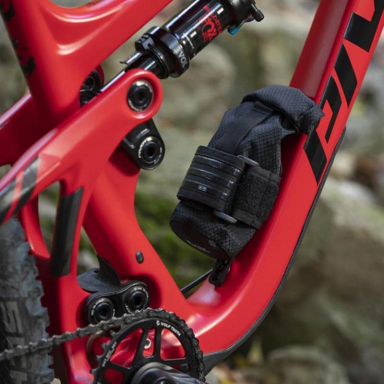 Wolf Tooth B-Rad Roll Top Bag/ Tool Bag 1.1L, Bicycles & PMDs, Parts ...