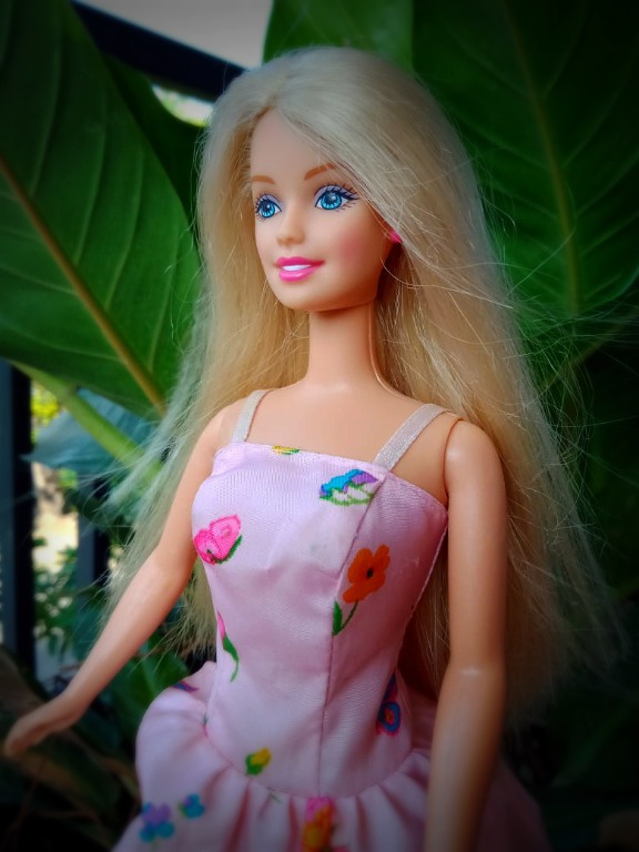 Barbie Vintage, Bayi & Anak, Mainan & Baby Walker di Carousell