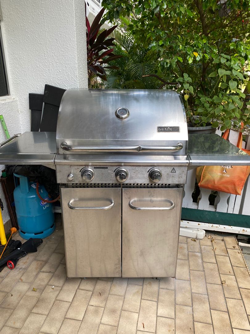 Triple burner Gas BBQ Barbie barbecue, TV & Home Appliances, Kitchen ...