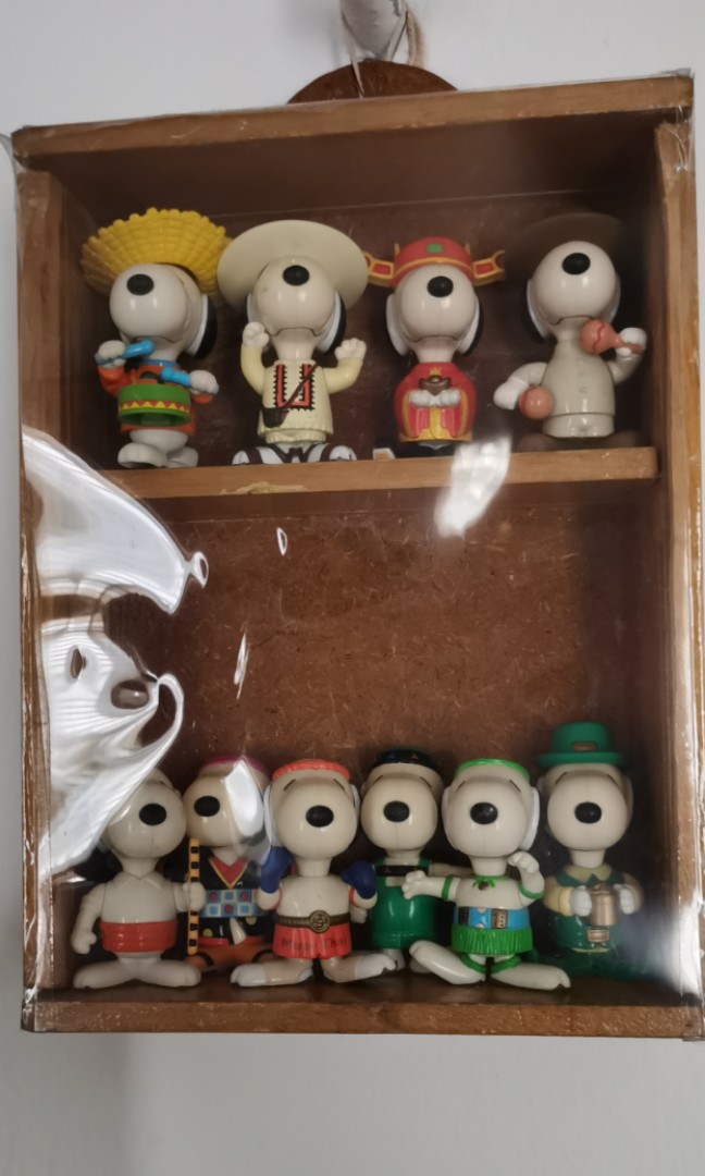 McDonald's Snoopy World Tour Collection Year 1999, Hobbies & Toys ...