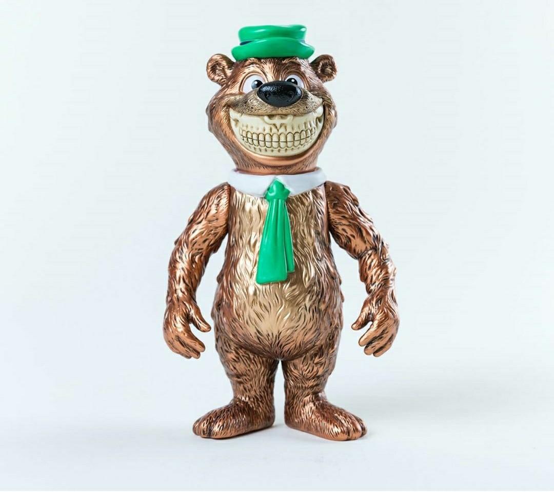 Ron English x Hanna-Barbera Yogi Bear, 興趣及遊戲, 收藏品及紀念品, 明星周邊 - Carousell