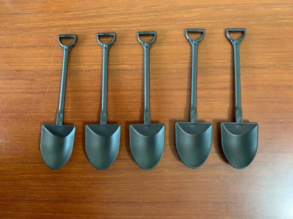 Set of 10 Spade / Construction / Gardening / Halloween Themed Plastic ...