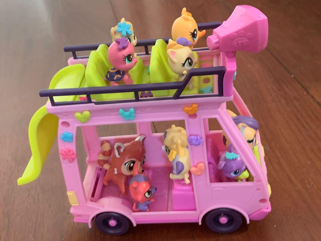 LPS figurines on board an adventure bus with slide, Hobbies & Toys ...