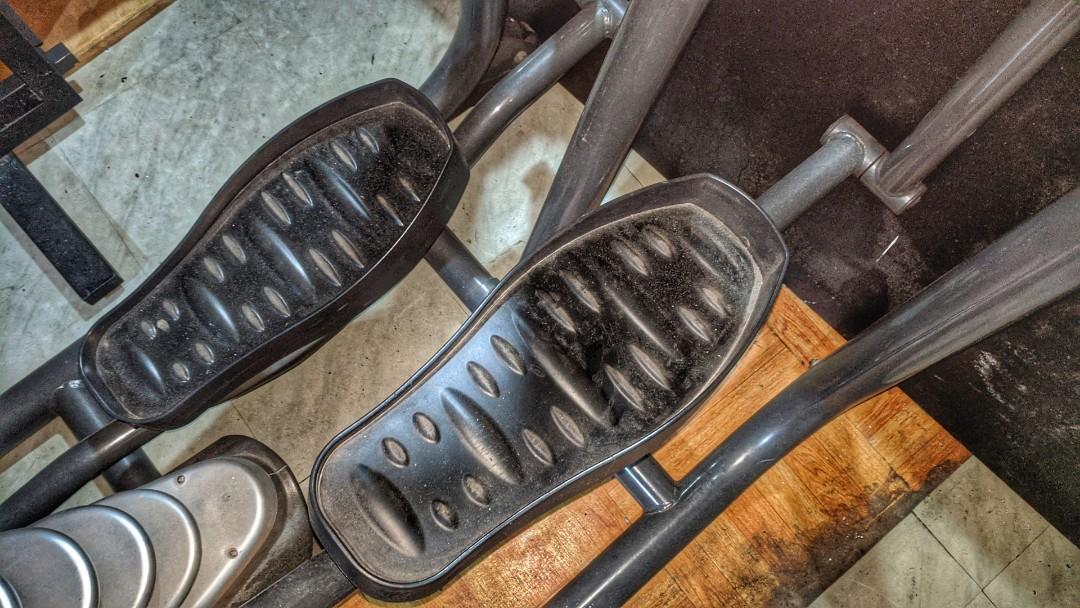 EVO REV 600 Elliptical Trainer, Sports Equipment, Other Sports ...