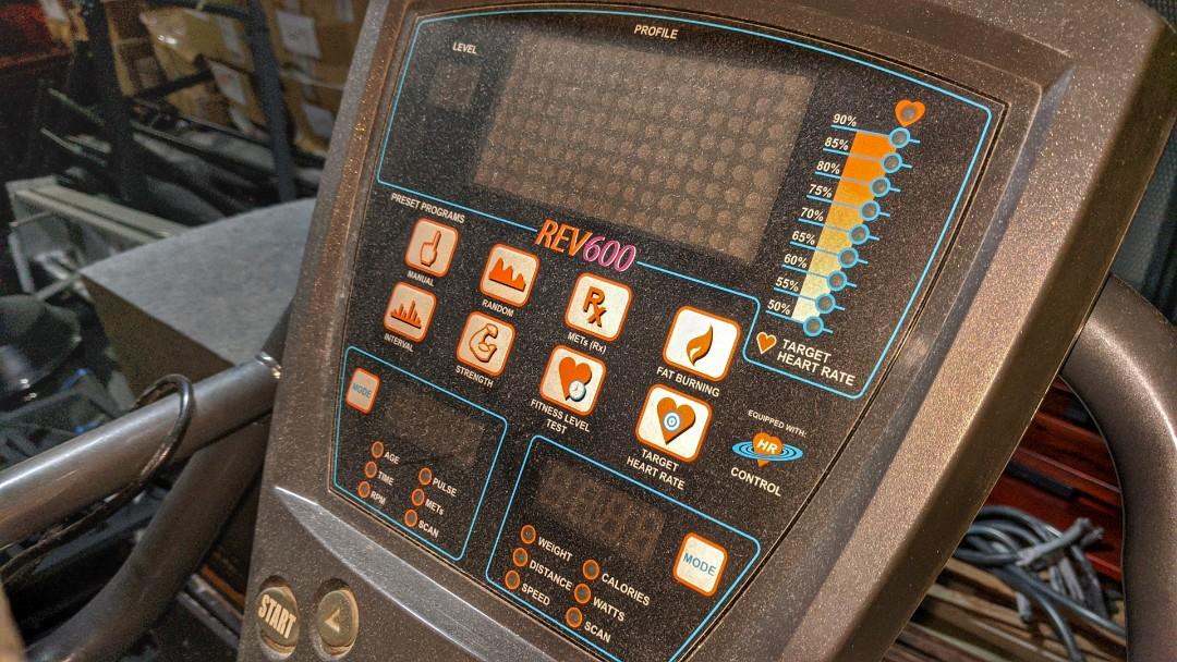 EVO REV 600 Elliptical Trainer, Sports Equipment, Other Sports ...