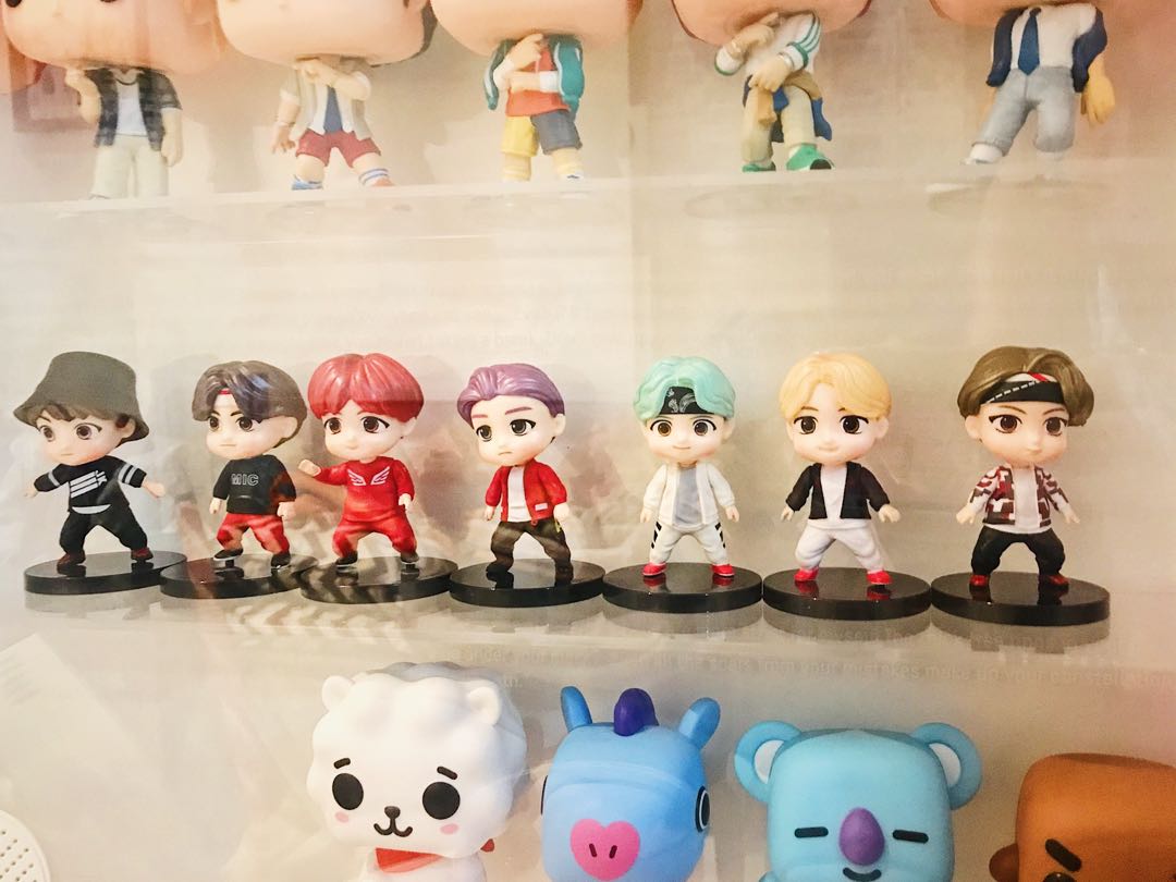 Mic Drop Tiny Tan BTS (Unofficial) Set on-hand, Hobbies & Toys, Memorabilia & Collectibles, K ...