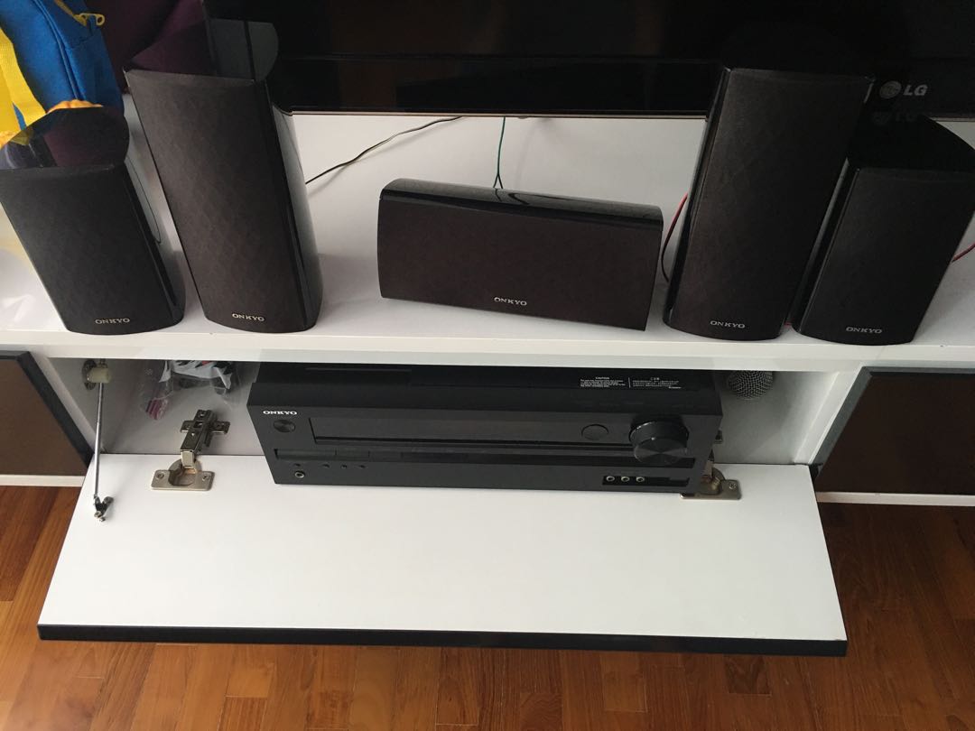 Onkyo 5.1 HT-R390 amplifier, Electronics, Audio on Carousell