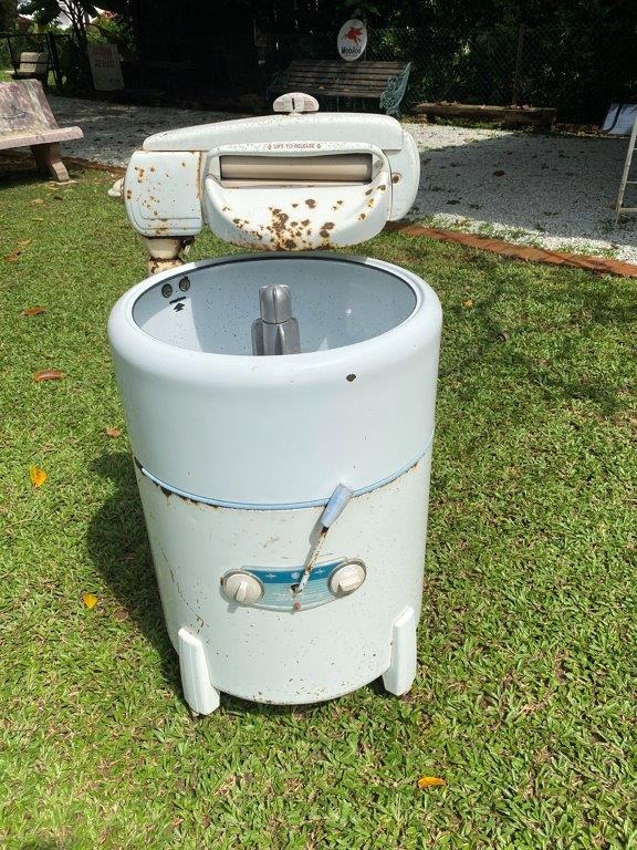 Vintage Antique 1950's Washing Machine - With Wringer, Hobbies & Toys ...