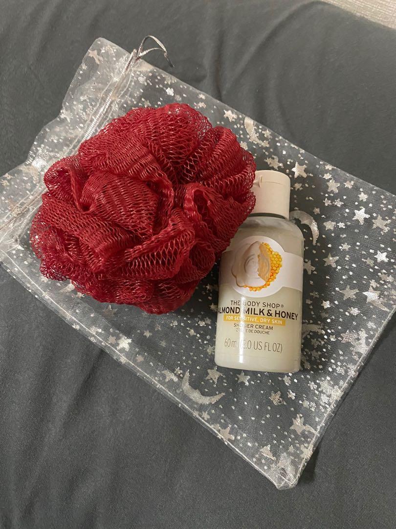 Body Shop Shower Cream Gift Set, Beauty & Personal Care, Bath & Body ...