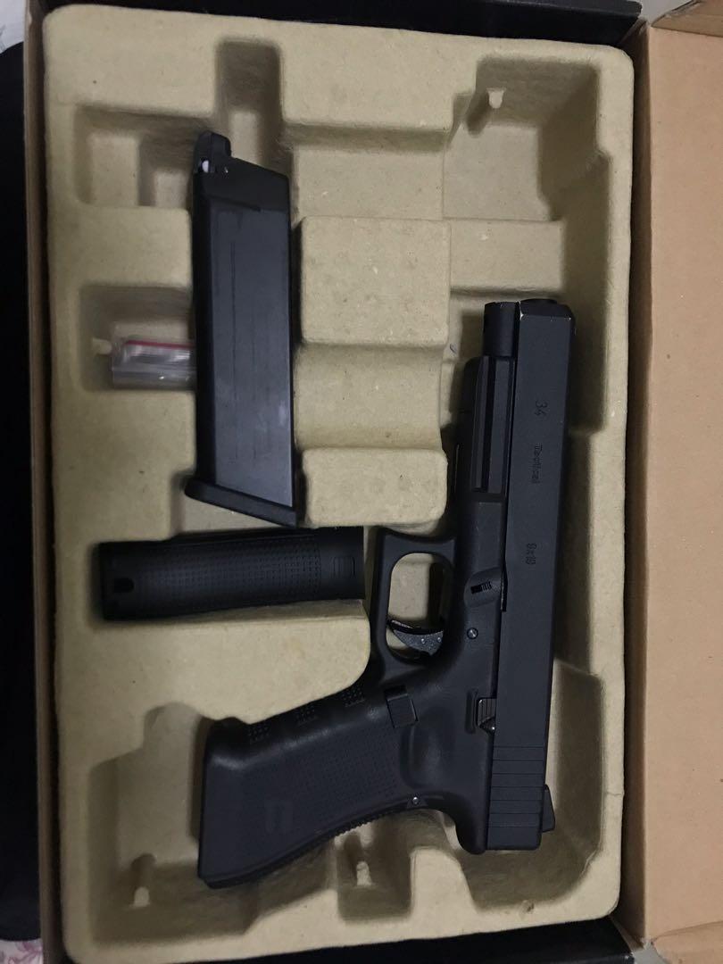 Glock 34 with puff dino and bullets on Carousell