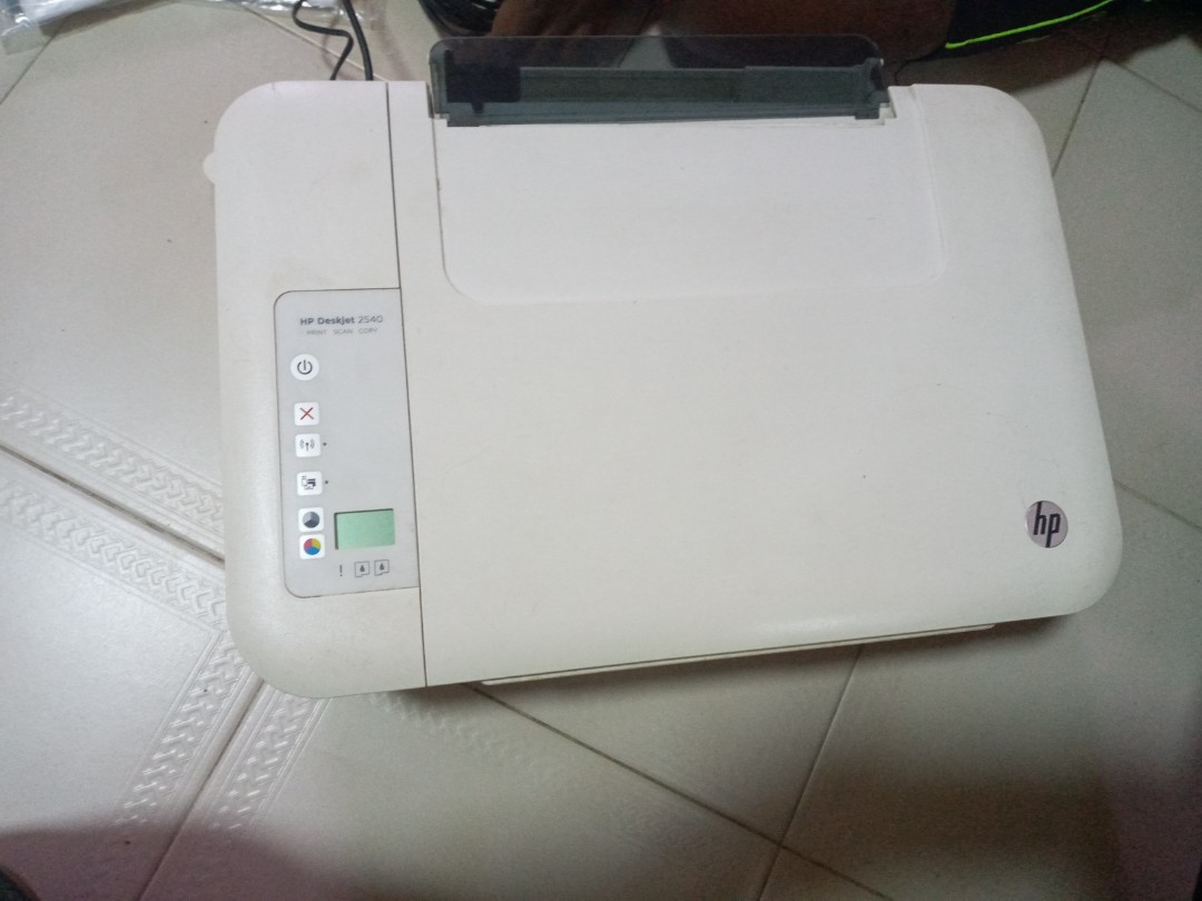 HP Deskjet 2540 printer, Free Items on Carousell