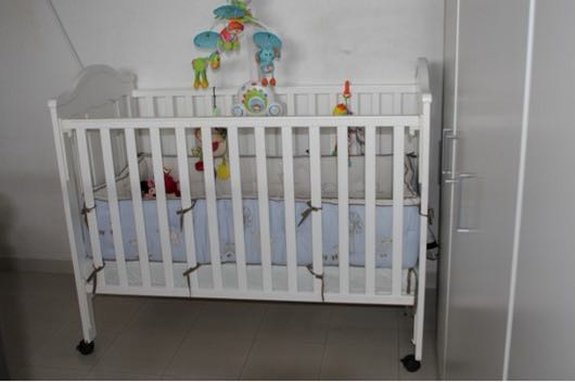 Baby Cot - Caster wheels for easy movement, Babies & Kids, Baby Nursery ...