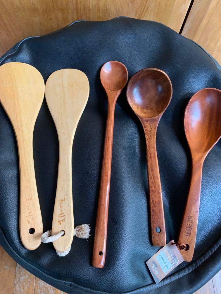 Different types of wooden ladles and fryer, Furniture & Home Living ...