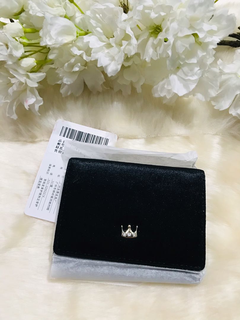 How r u Bifold Wallet (Hongkong|Japan), Women's Fashion, Bags & Wallets ...