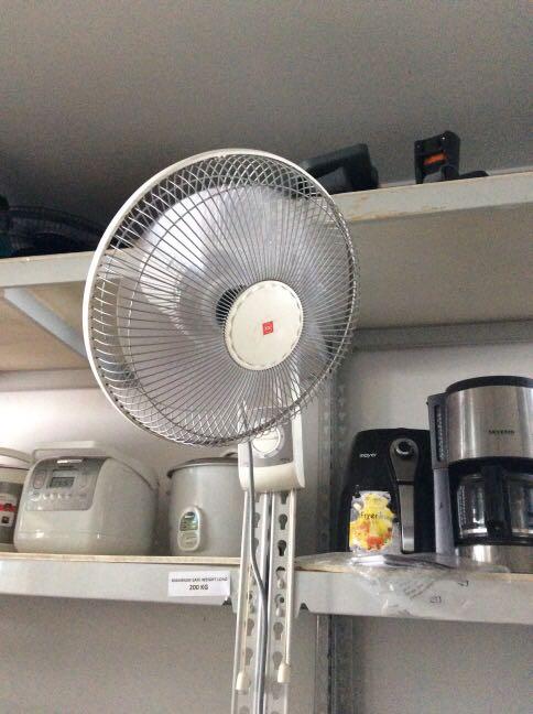 KDK wall fan M30CS, Furniture & Home Living, Lighting & Fans, Fans on ...