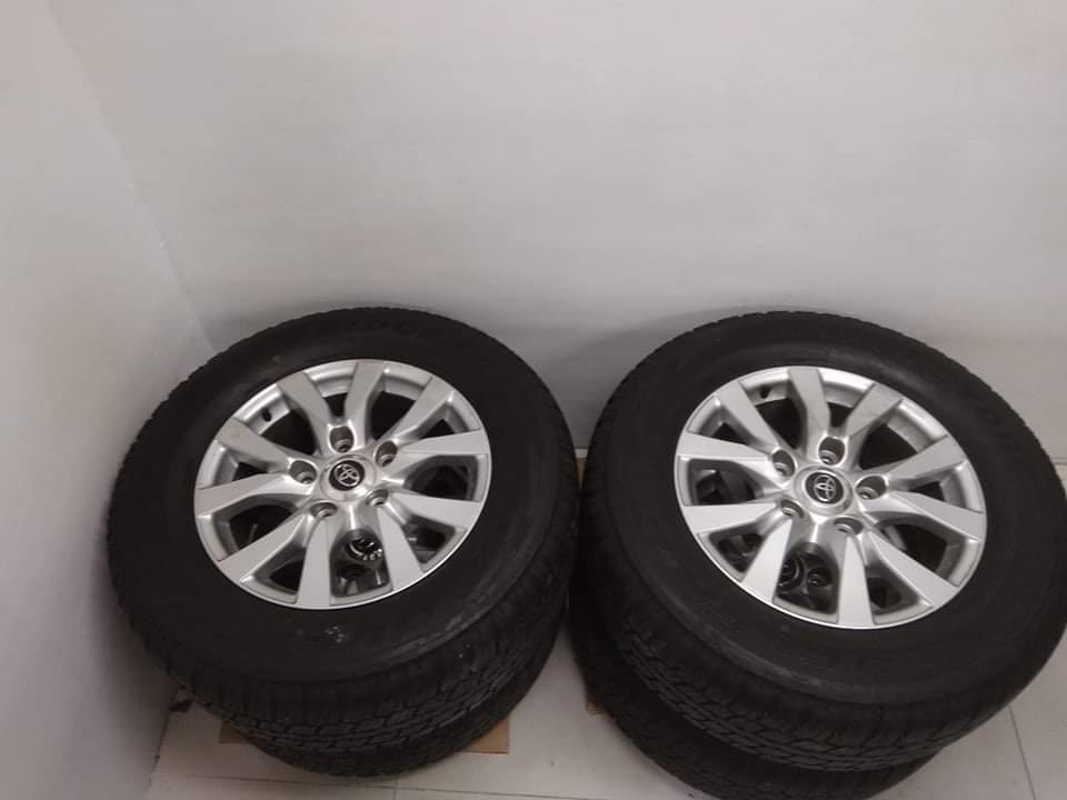 LC200 Stock Mags And Tires, Car Parts & Accessories, Mags and Tires on ...