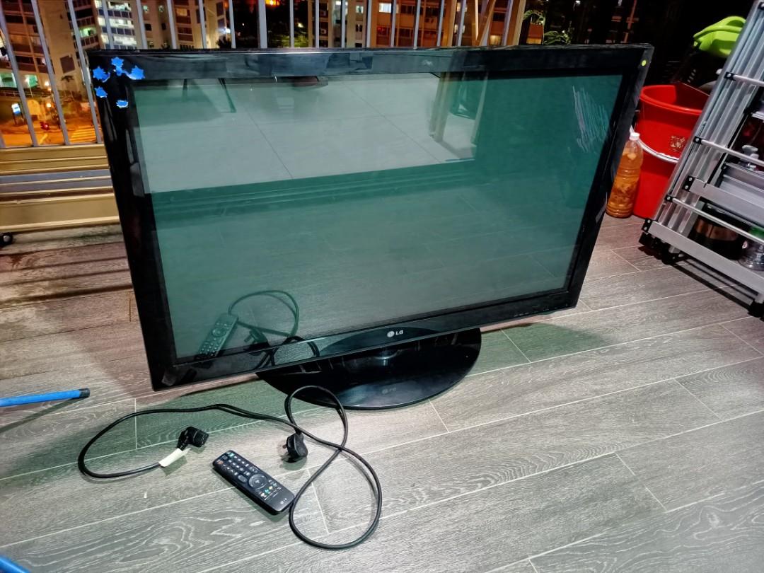 LG 40 inch TV, TV & Home Appliances, TV & Entertainment, TV on Carousell