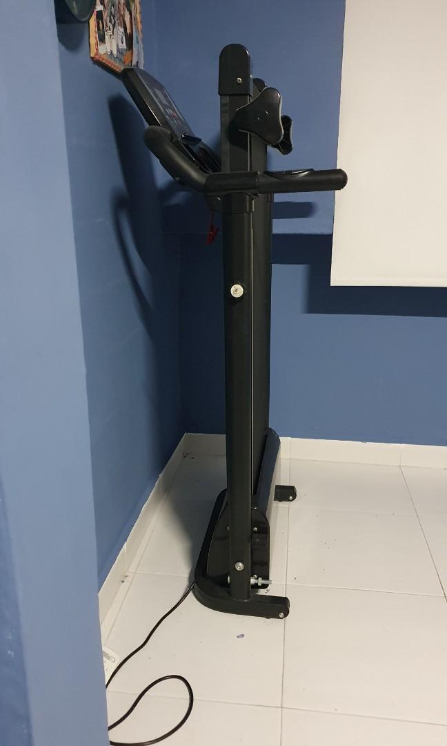 Treadmill, Sports, Sports & Games Equipment on Carousell