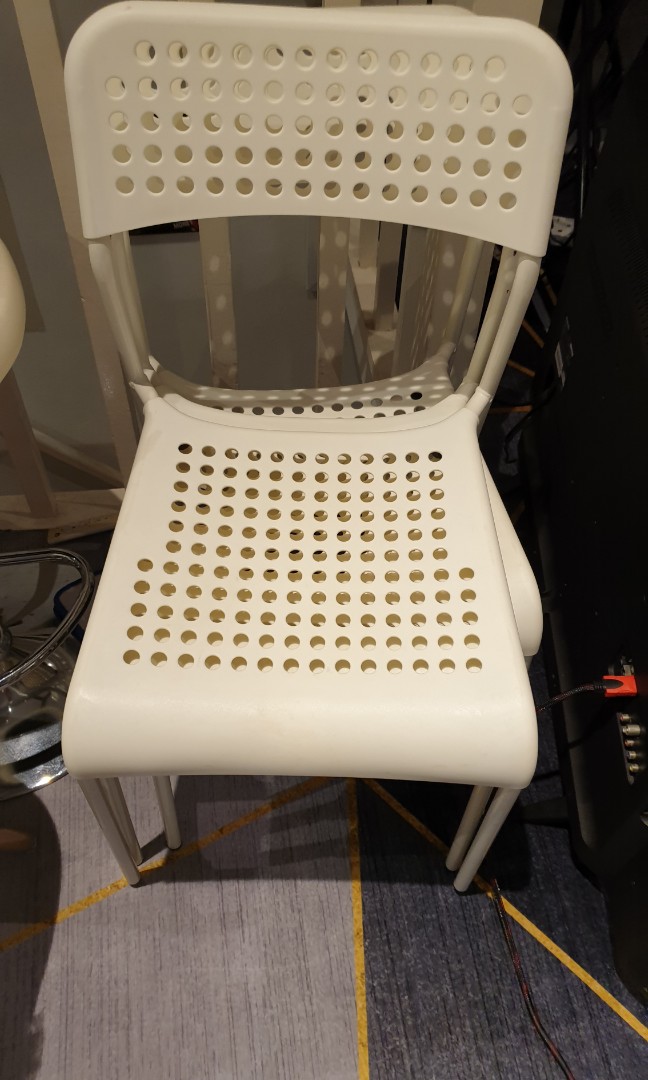 FREE White Chair x 3 (Holes for fart to go through), Furniture & Home ...